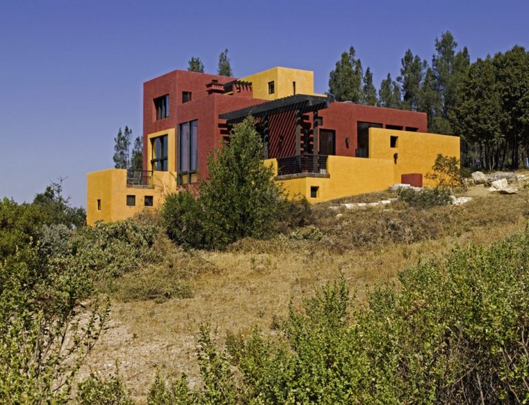Bright & Vivid Vibrancy: Contemporary home has been designed with ...