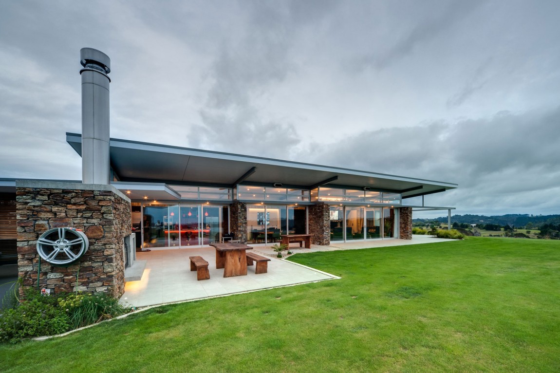 At Land & Sea: House that has two stunning views from one single ...